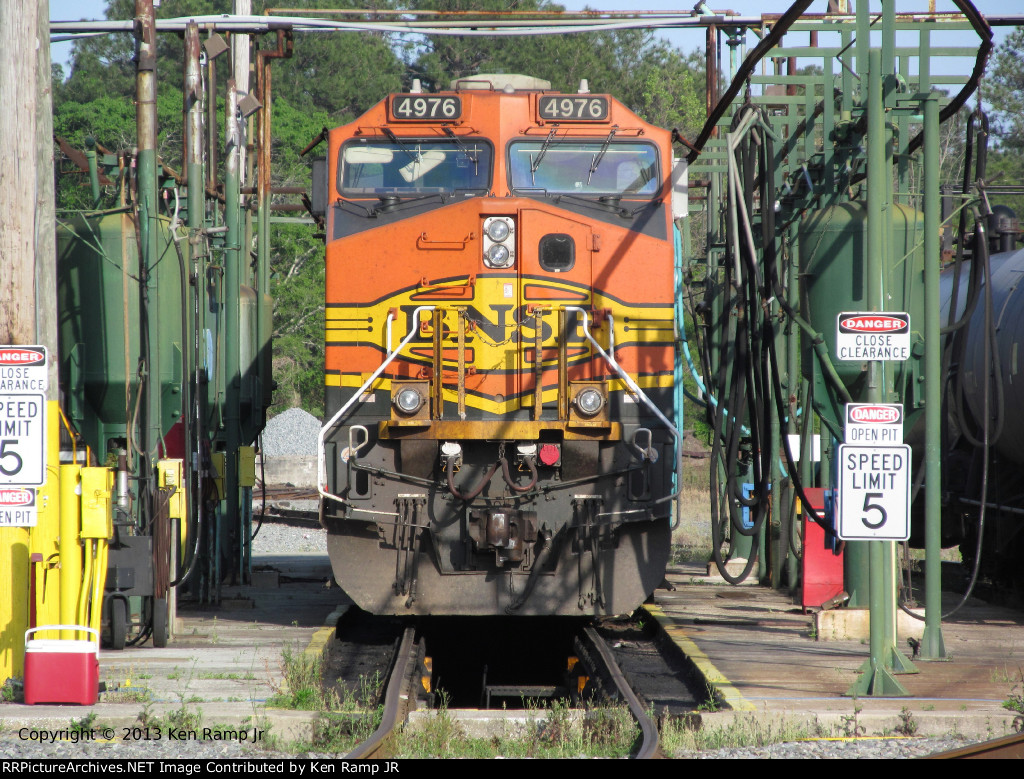 BNSF 4976